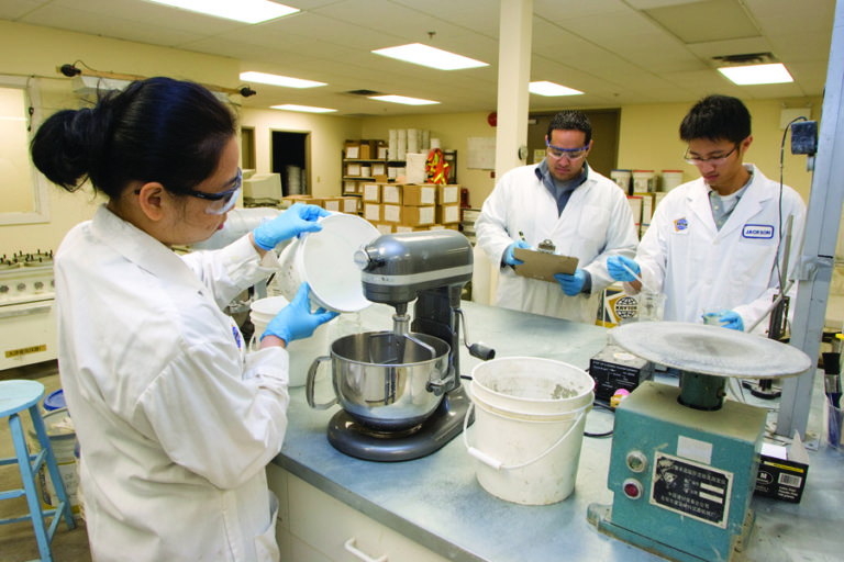 THE LAB TRIAL AND MIX DESIGN - Kryton